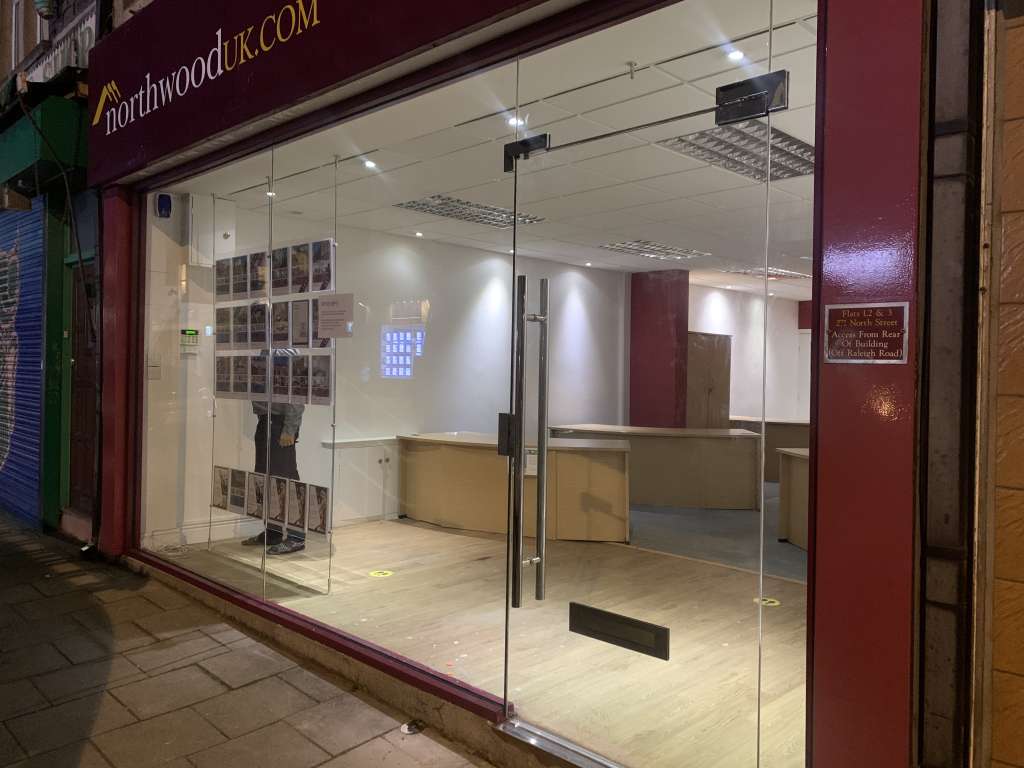 Shopfronts in Merthyr Tydfil | Wales Shopfronts